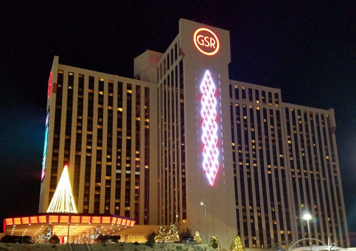 Reno: Gunman shot by officers after killing 3 people outside casino has ...