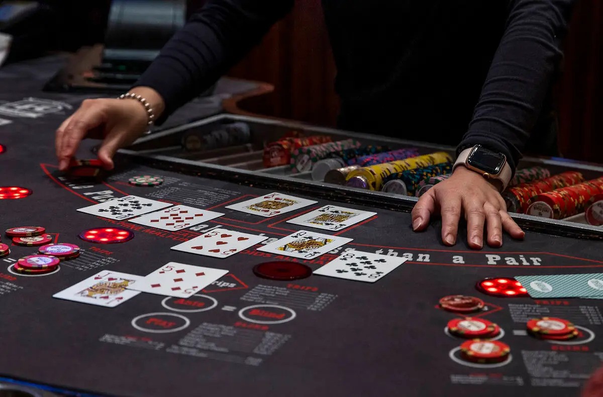 How do casinos deal with table game disruptions? — CDC Gaming