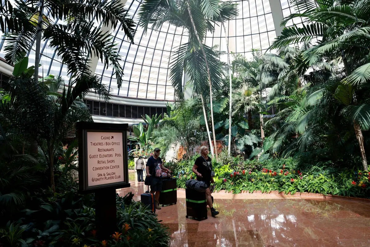 ‘Sad’ goodbyes as last Mirage hotel guests depart — CDC Gaming