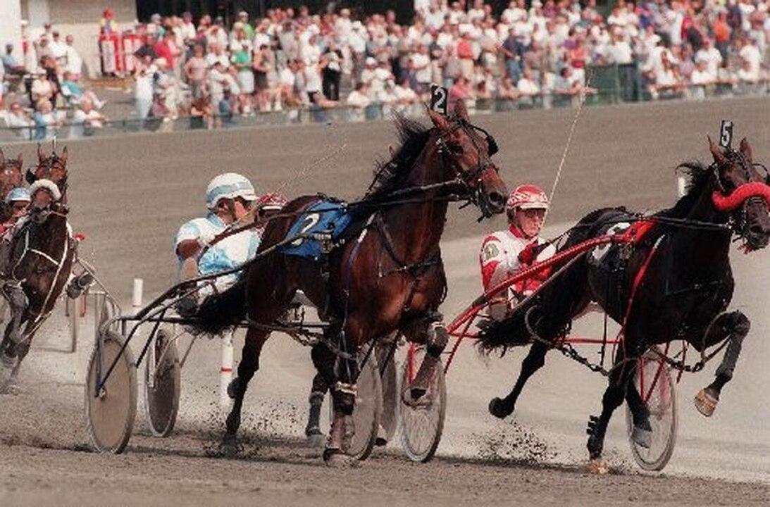Final races held at New Jersey's Freehold Raceway, the nation's oldest ...